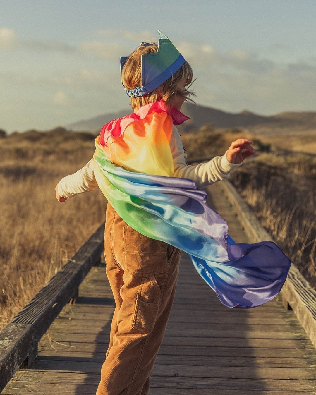 silk rainbow cape – Nest