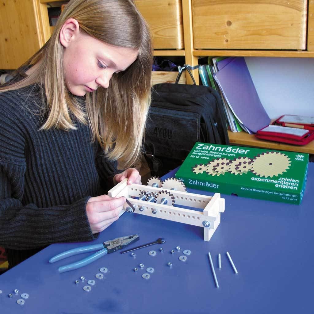 cog wheels experimental kit – Nest